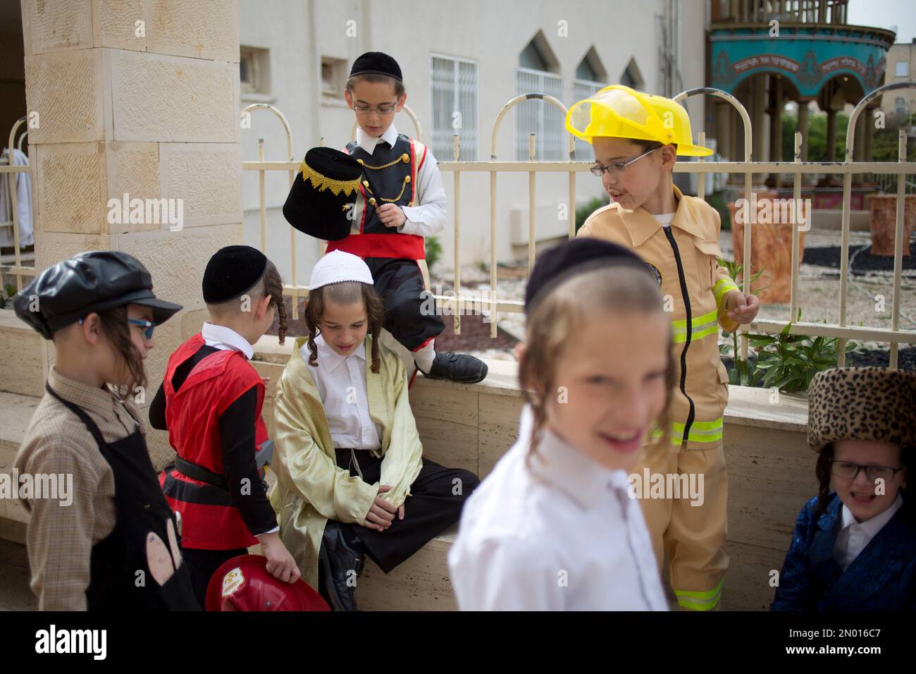 Jewish Orthodox children of the Tzanz Hasidic dynasty community wear ...