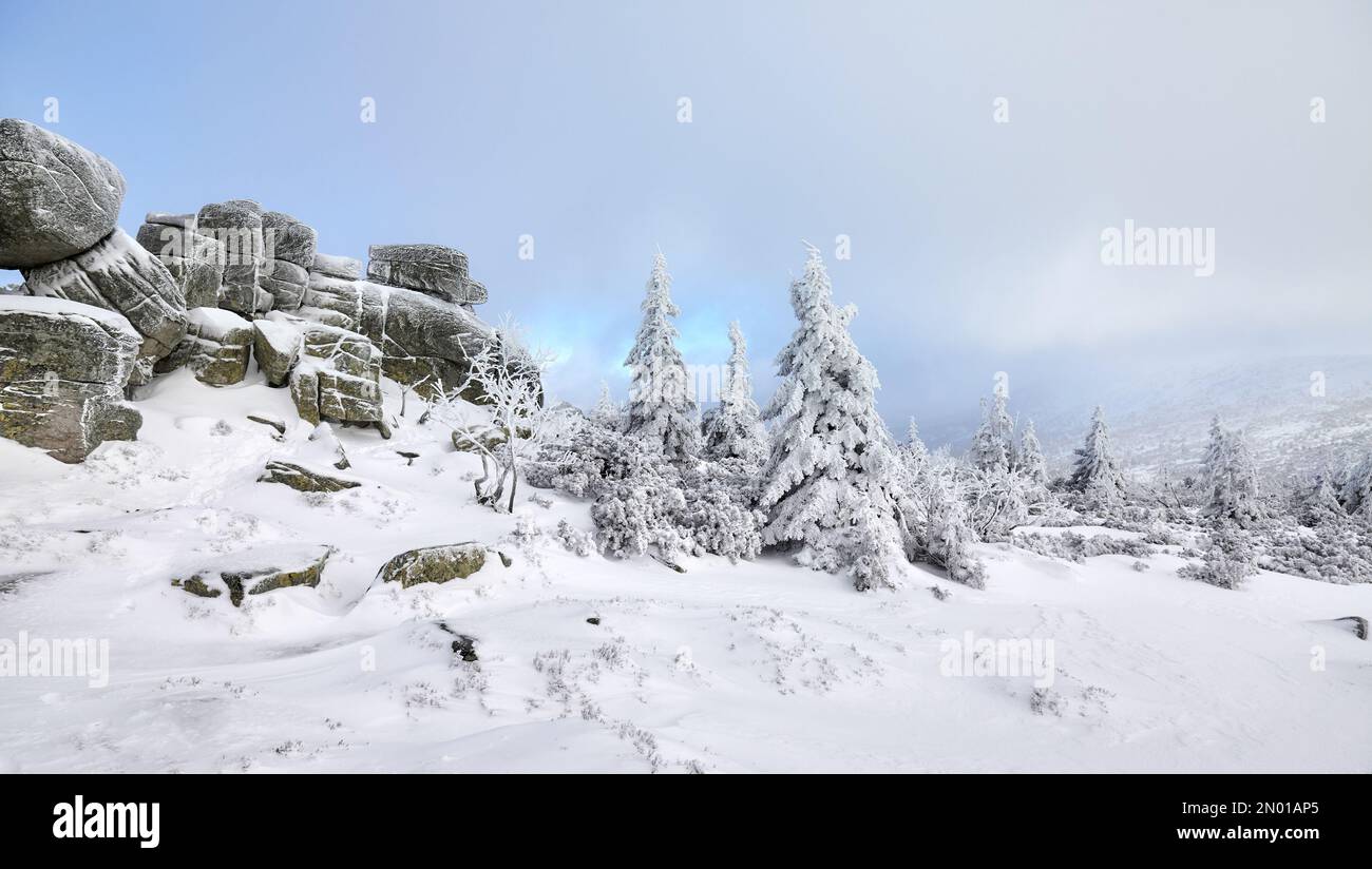 Mountains winter landscape snow hi-res stock photography and images - Alamy
