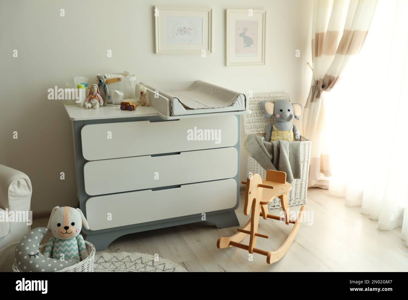 Changing diaper floor hi-res stock photography and images - Alamy