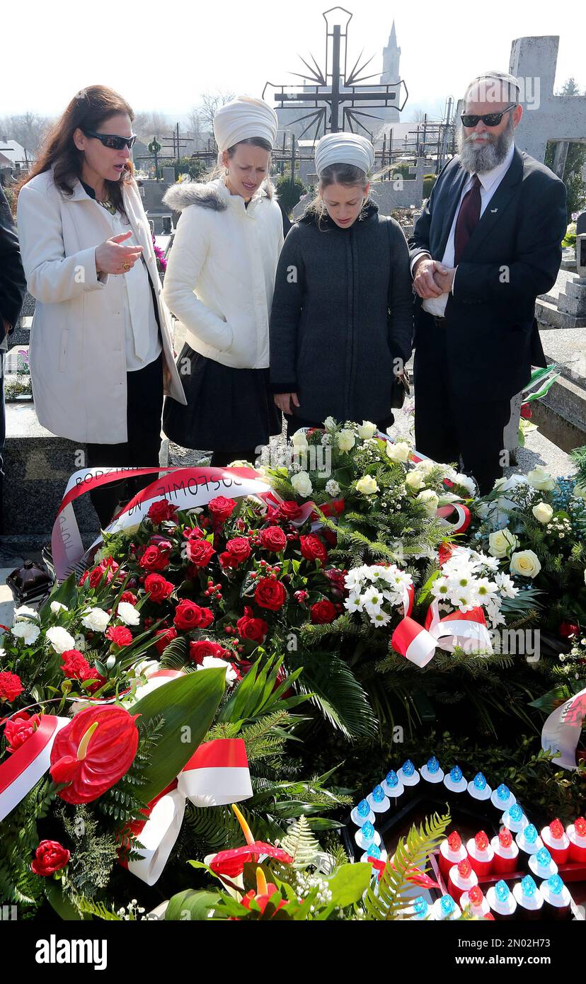 The children and granddaughters of Abraham Segal, who survived the ...