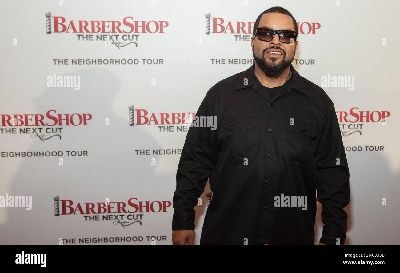 Actor Ice Cube at the Chicago premiere of Barbershop: The Next Cut, at ...