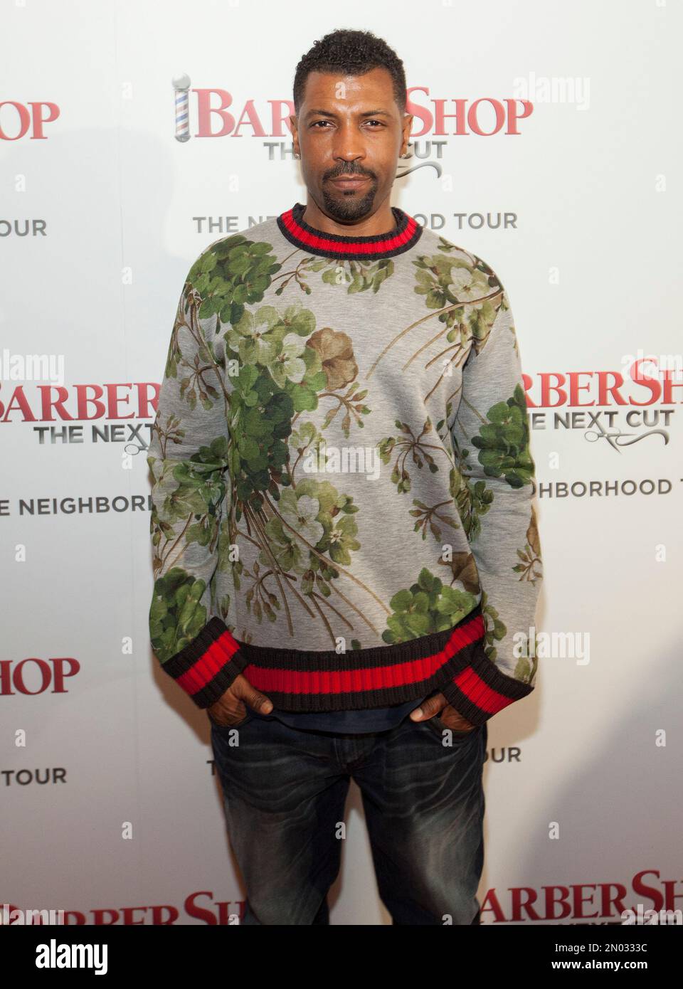 Actor Deon Cole at the Chicago premiere of Barbershop: The Next Cut, at ...