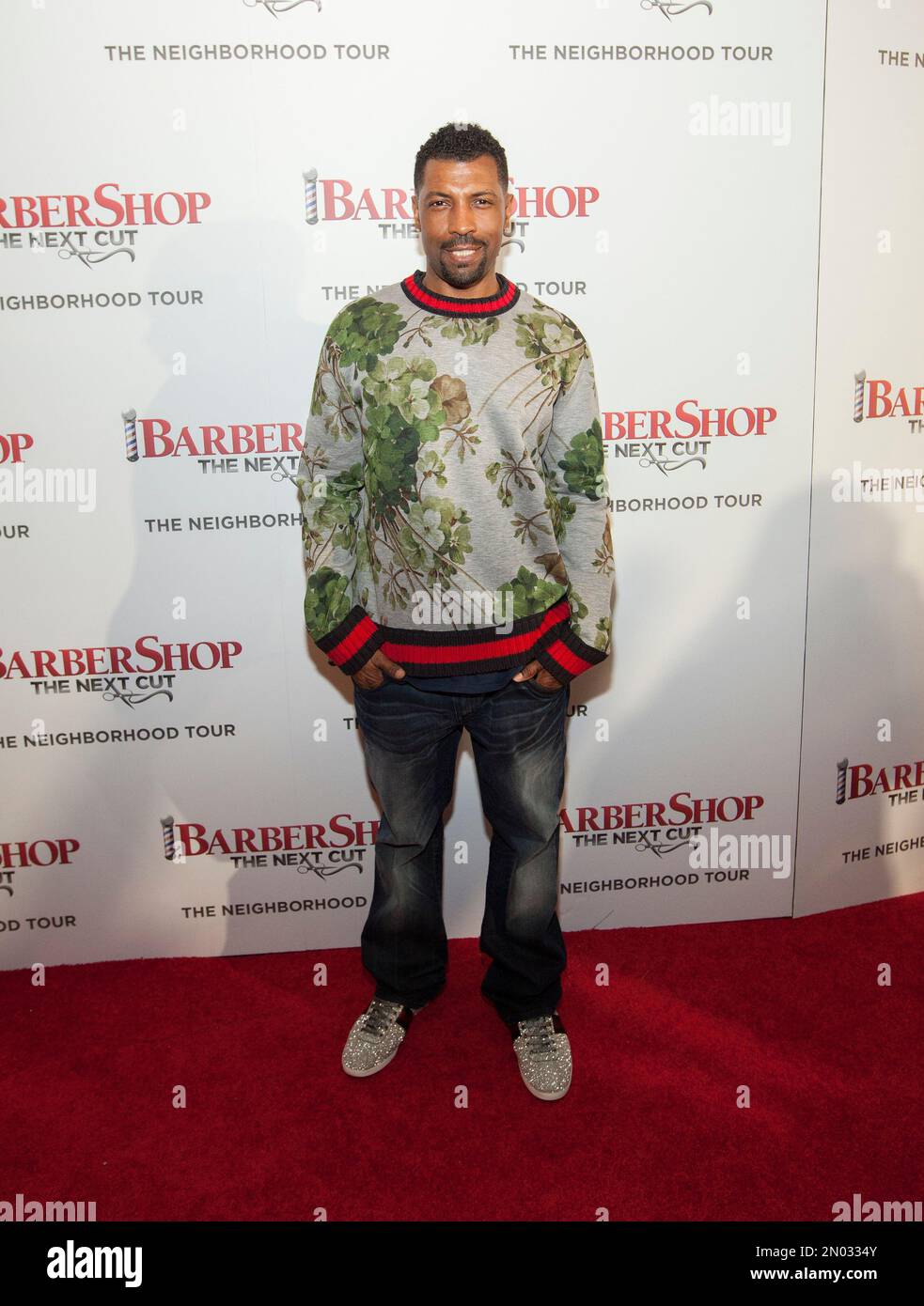 Actor Deon Cole at the Chicago premiere of Barbershop: The Next Cut, at ...