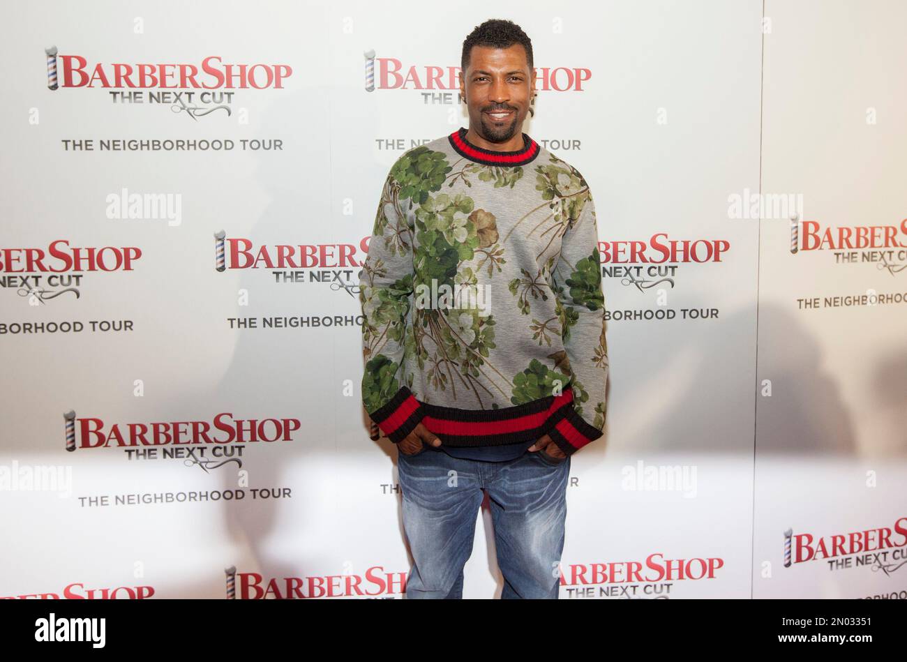Actor Deon Cole at the Chicago premiere of Barbershop: The Next Cut, at ...