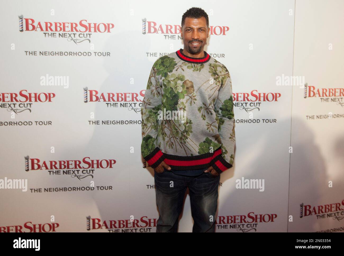 Actor Deon Cole at the Chicago premiere of Barbershop: The Next Cut, at ...