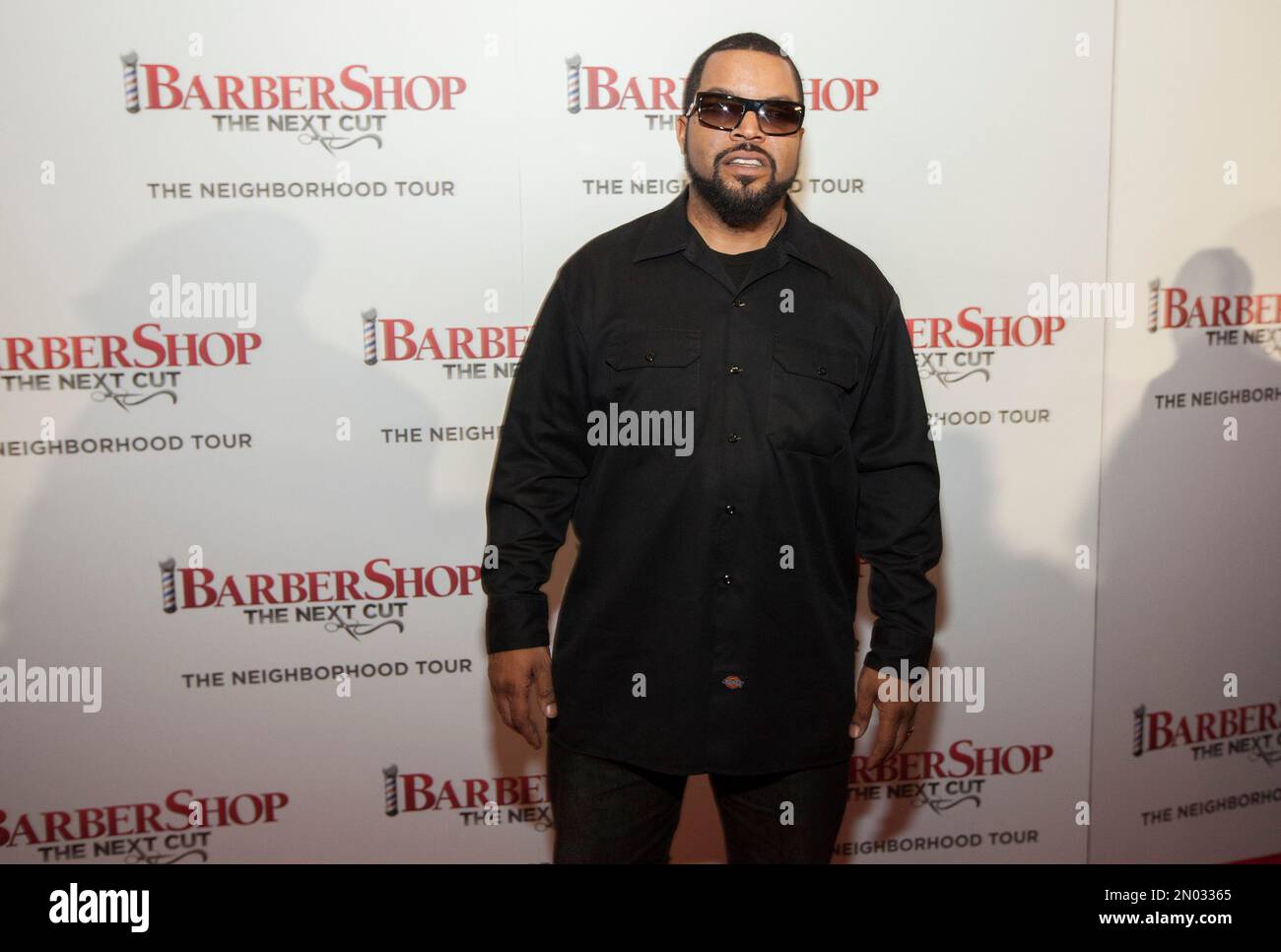 Actor Ice Cube at the Chicago premiere of Barbershop: The Next Cut, at ...