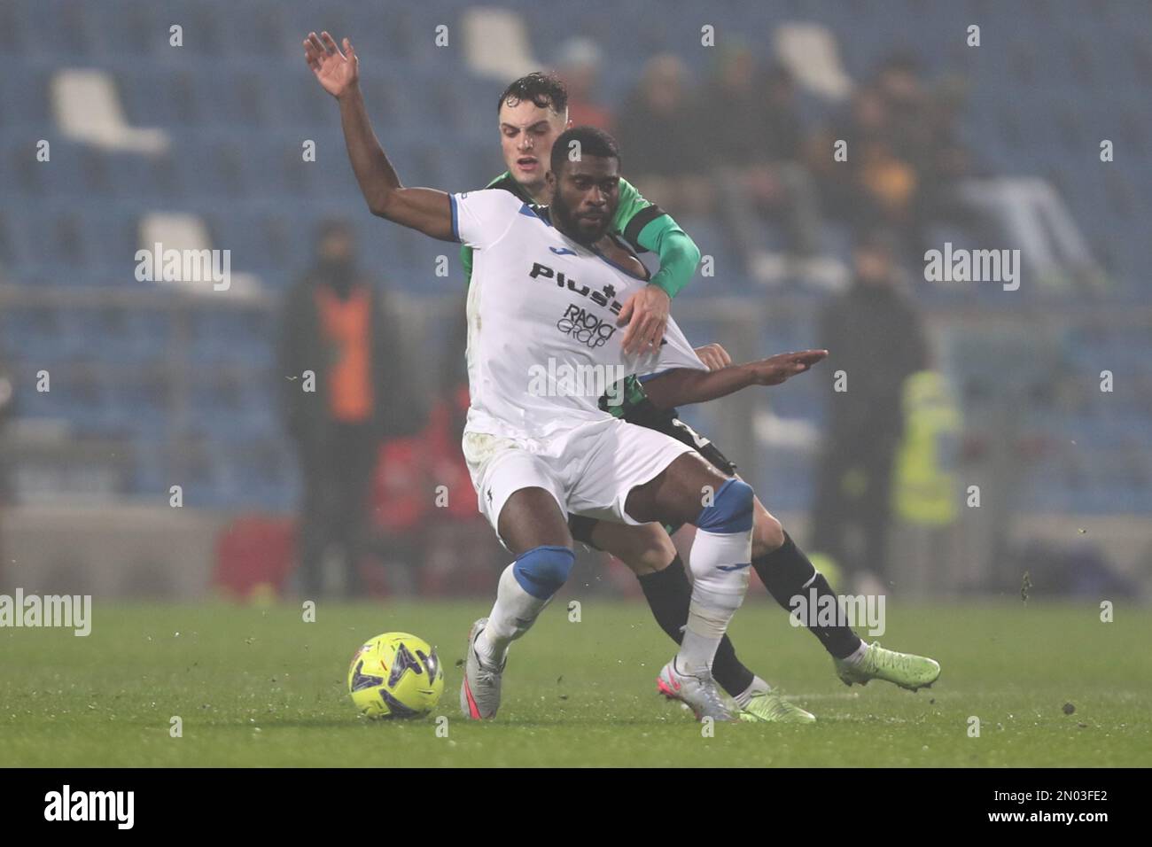 Nadir Zortea of U.S. Sassuolo Calcio competes for the ball with Jeremie ...