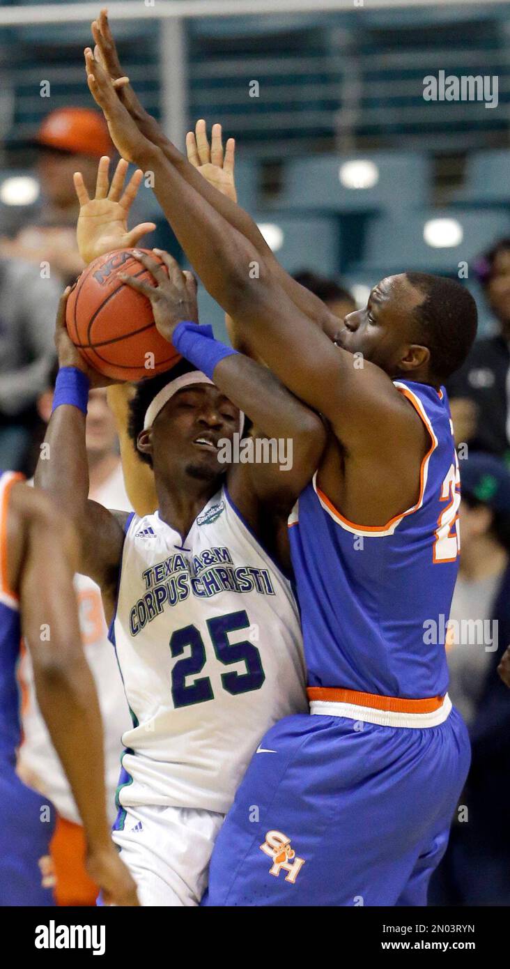 Texas A&M Corpus Christi's Rashawn Thomas (25) works against Sam ...