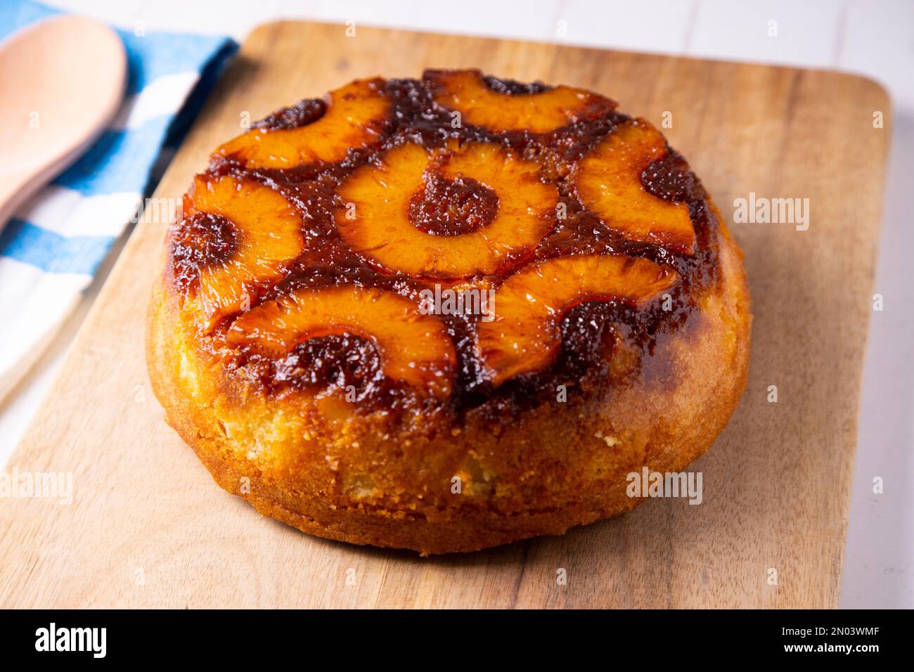 Inverted Pineapple sponge cake Stock Photo - Alamy