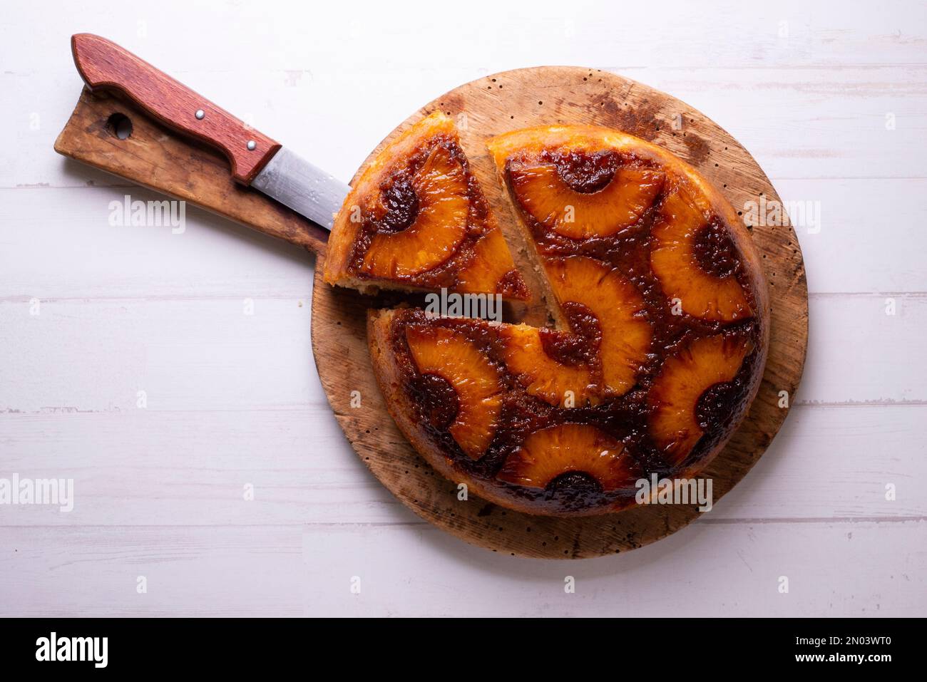 Inverted Pineapple sponge cake Stock Photo - Alamy