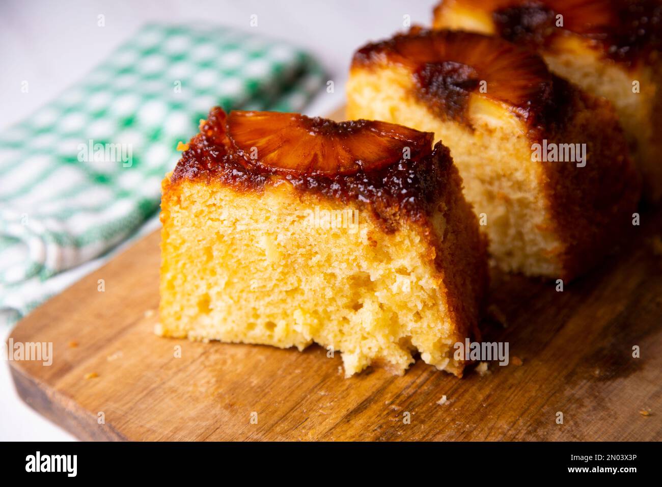 Inverted Pineapple sponge cake Stock Photo - Alamy