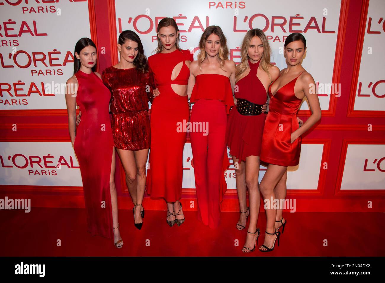 Models, from left, Bianca Balti, Isabeli Fontana, Karlie Kloss, Doutzen ...