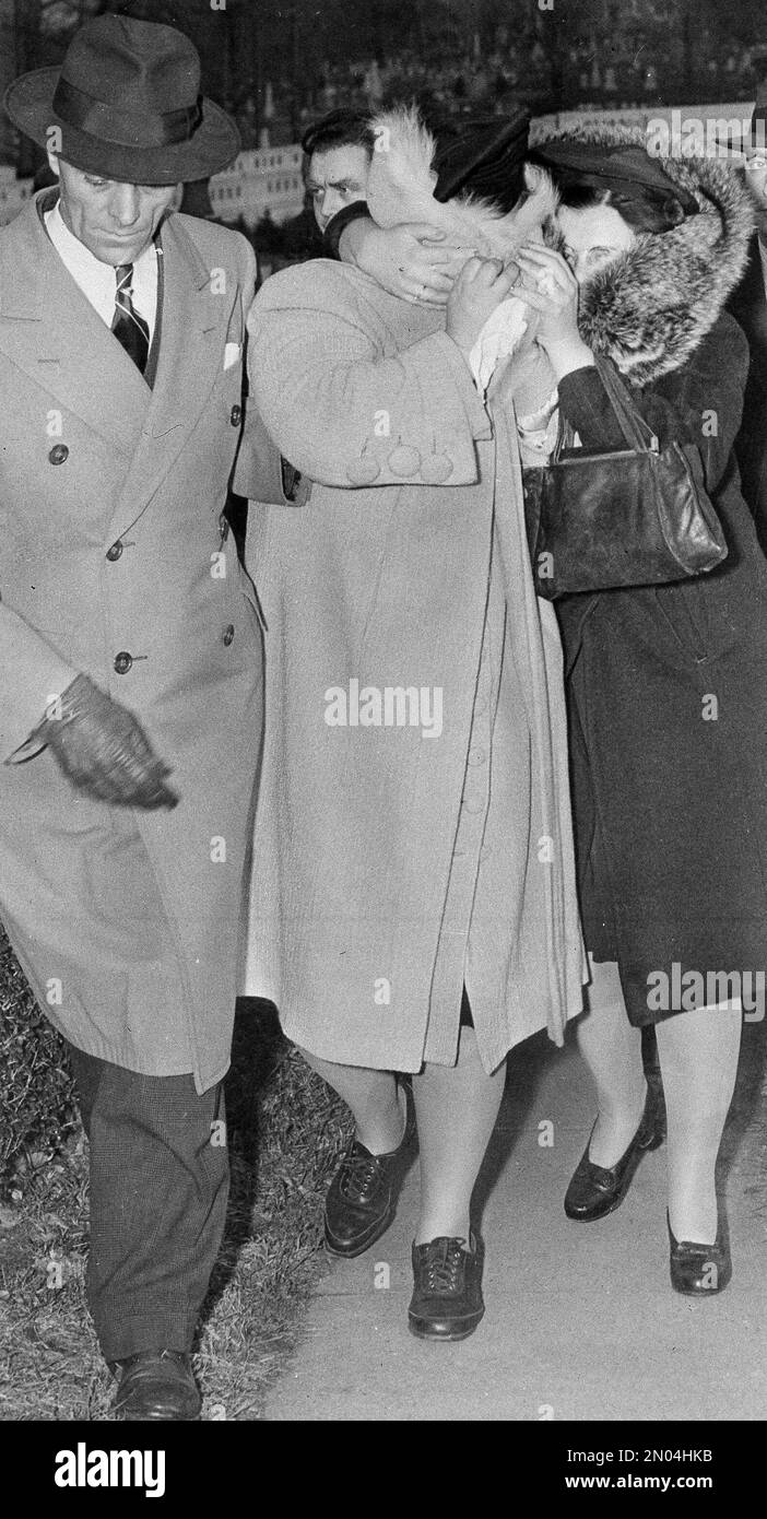 Mrs. Rose Reles, center, widow of Abe Reles, the man who squealed on ...
