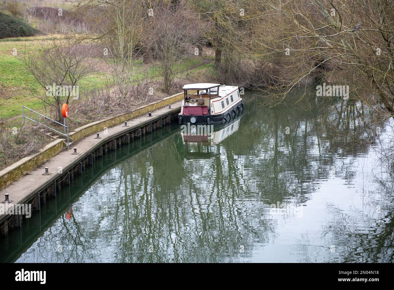 Riverside at Culham Lock, Oxfordshire Stock Photo - Alamy