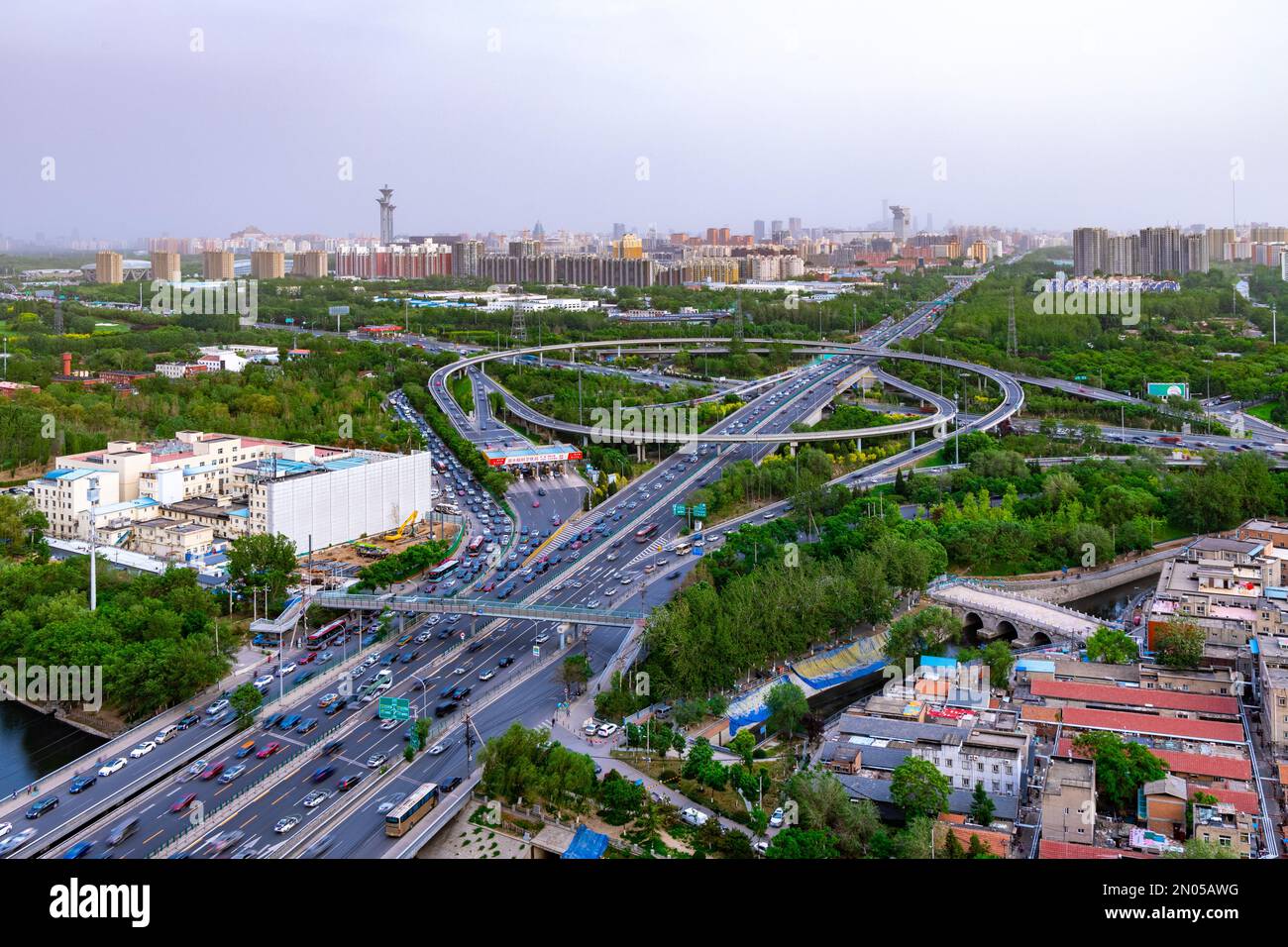 Overpasses and viaduct hi-res stock photography and images - Alamy