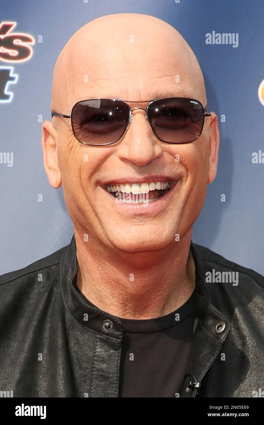 Howie Mandel arrives at the "America's Got Talent" Season 11 Red Carpet ...