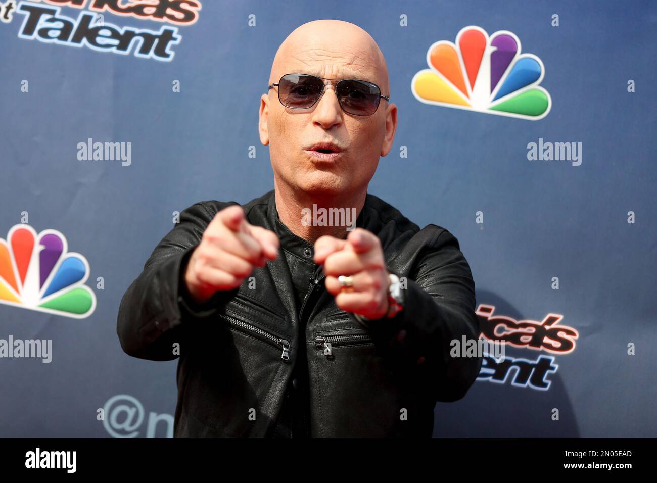 Howie Mandel arrives at the "America's Got Talent" Season 11 Red Carpet ...