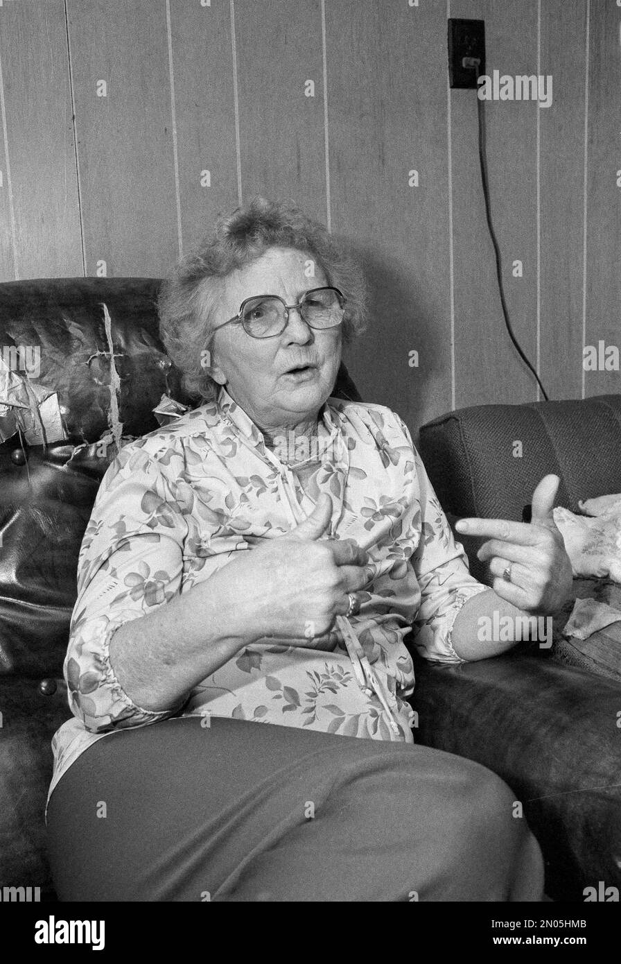 Vickie Landrum, 60, talks about the UFO she, her then-7 year old ...