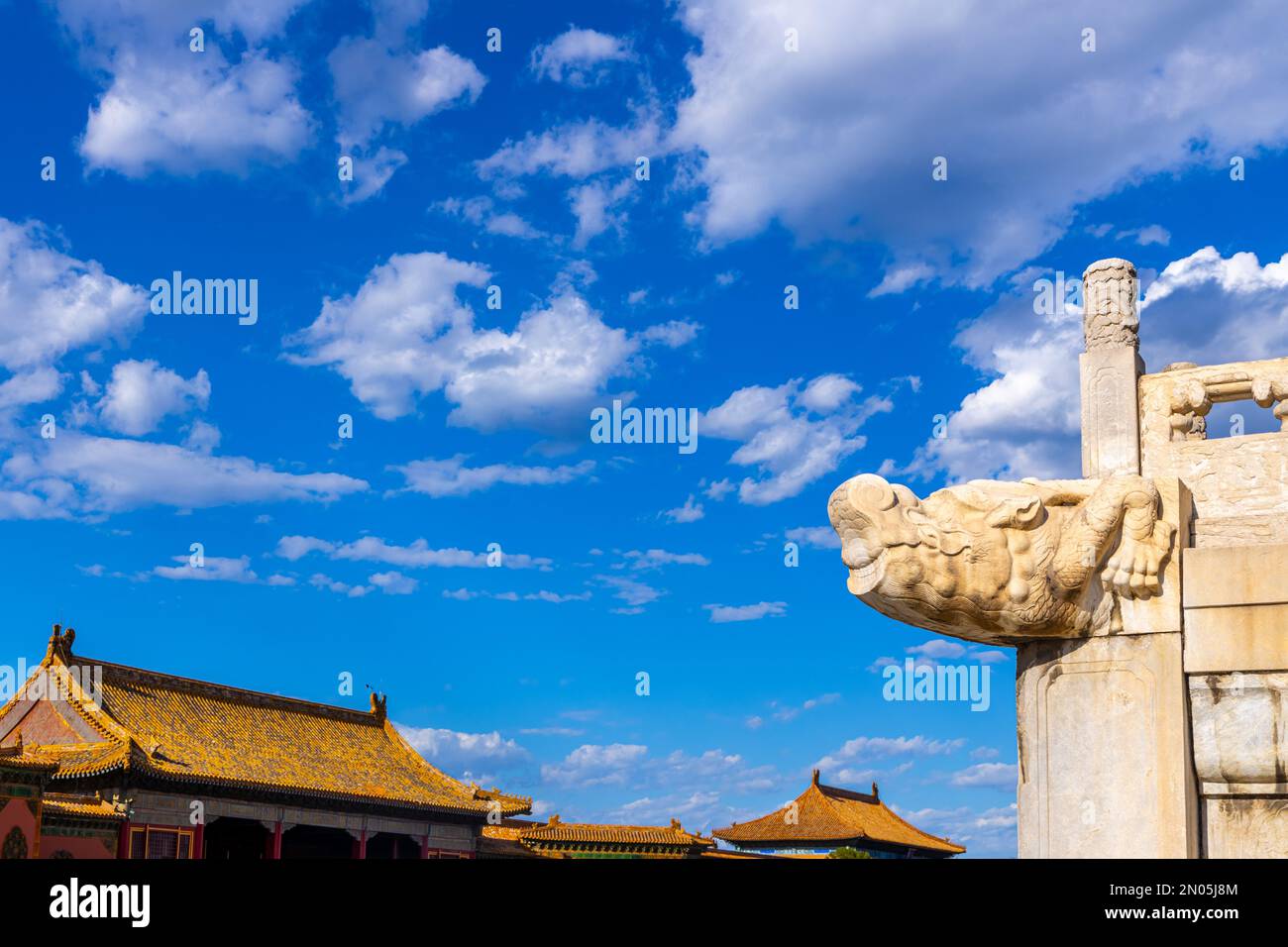 The stylobate god beast of white marble stone of Beijing the imperial ...