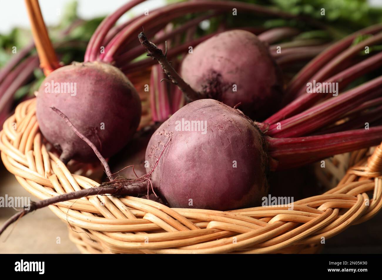 Basket with beets hi-res stock photography and images - Alamy