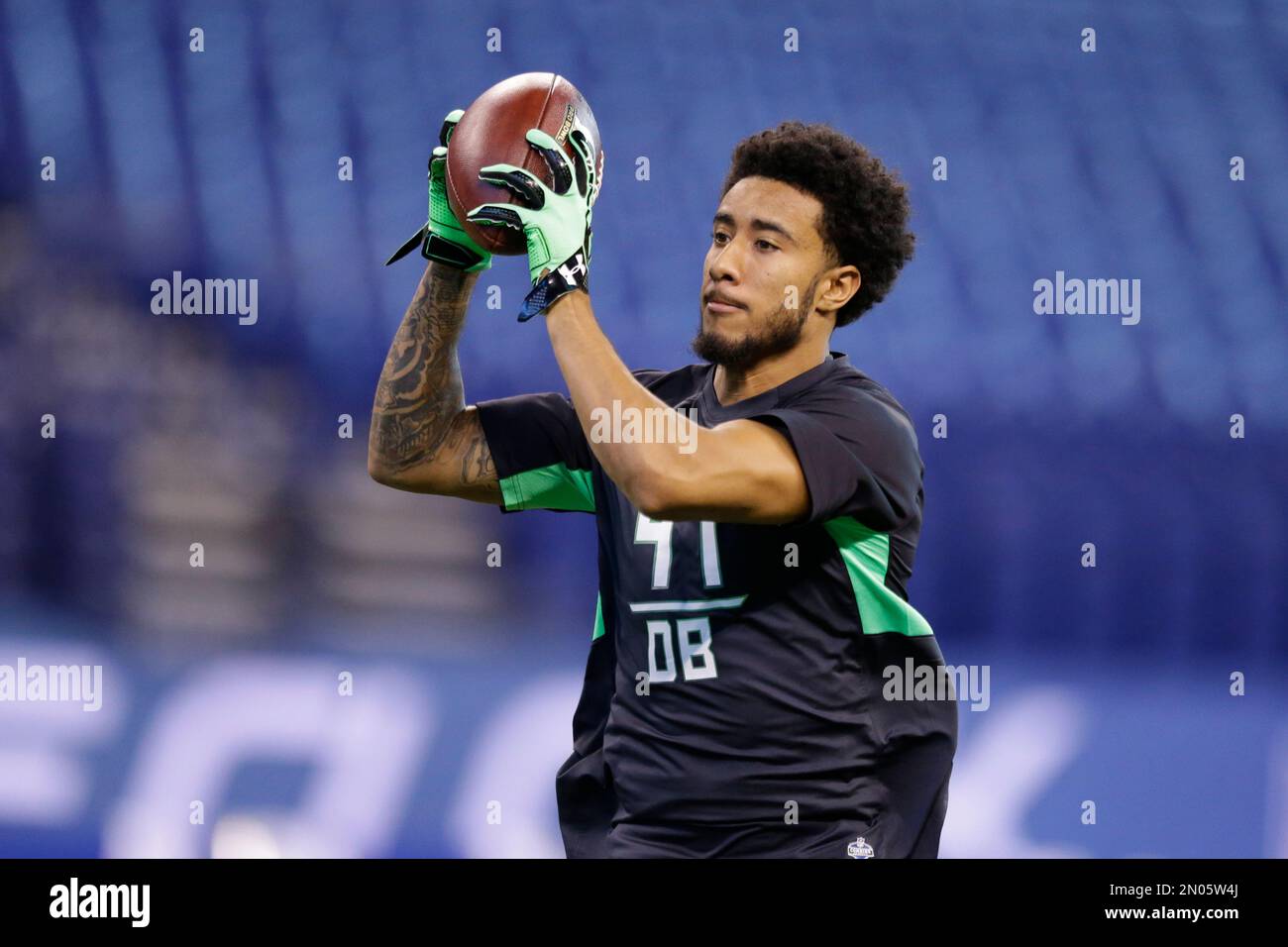 Oklahoma defensive back Zack Sanchez runs a drill at the NFL football ...