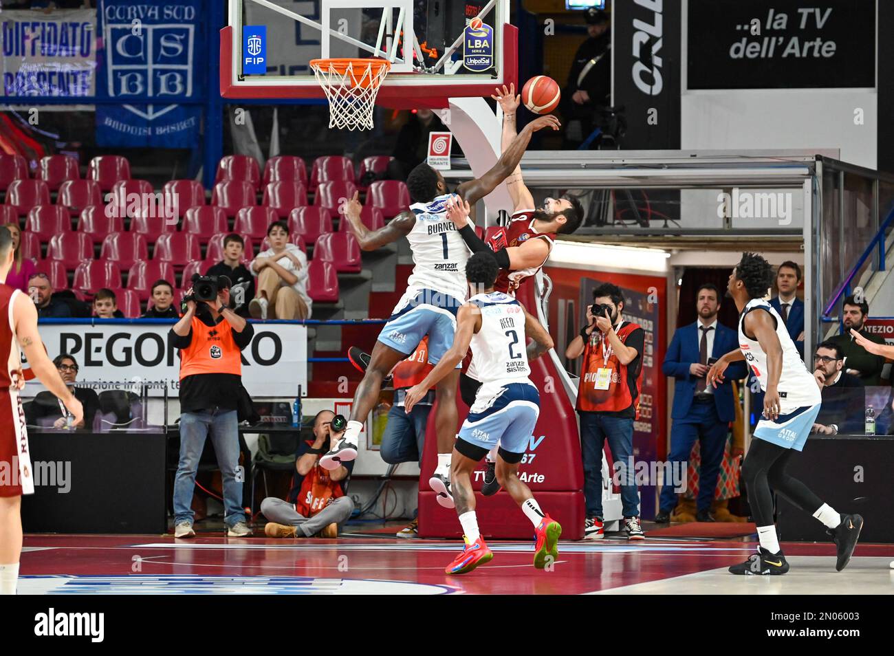 Stop to shoot hi-res stock photography and images - Alamy