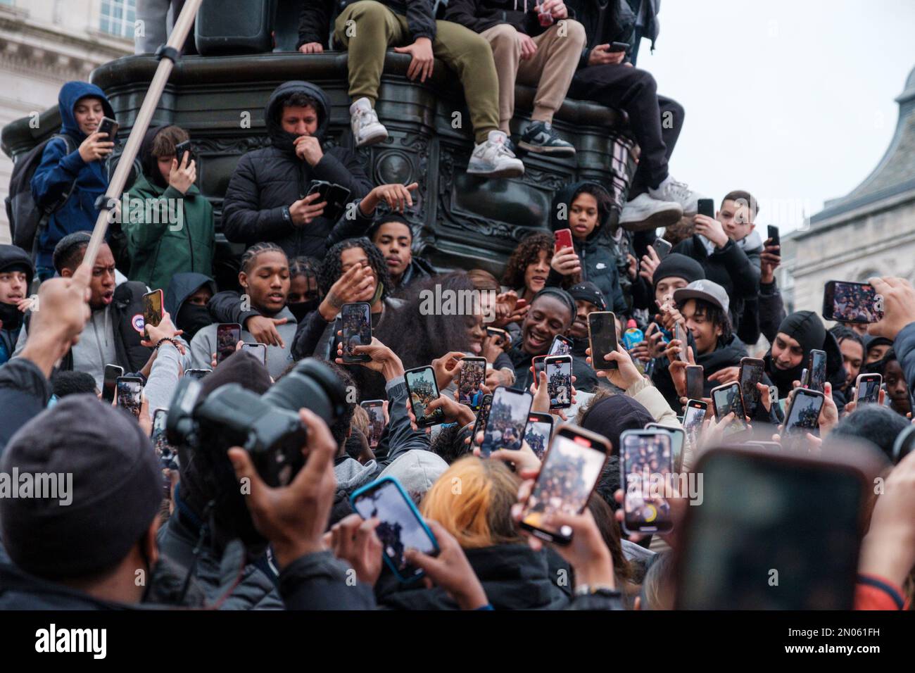UK Rapper, Digga D film music video in Piccadilly Square. Ehimetalor ...