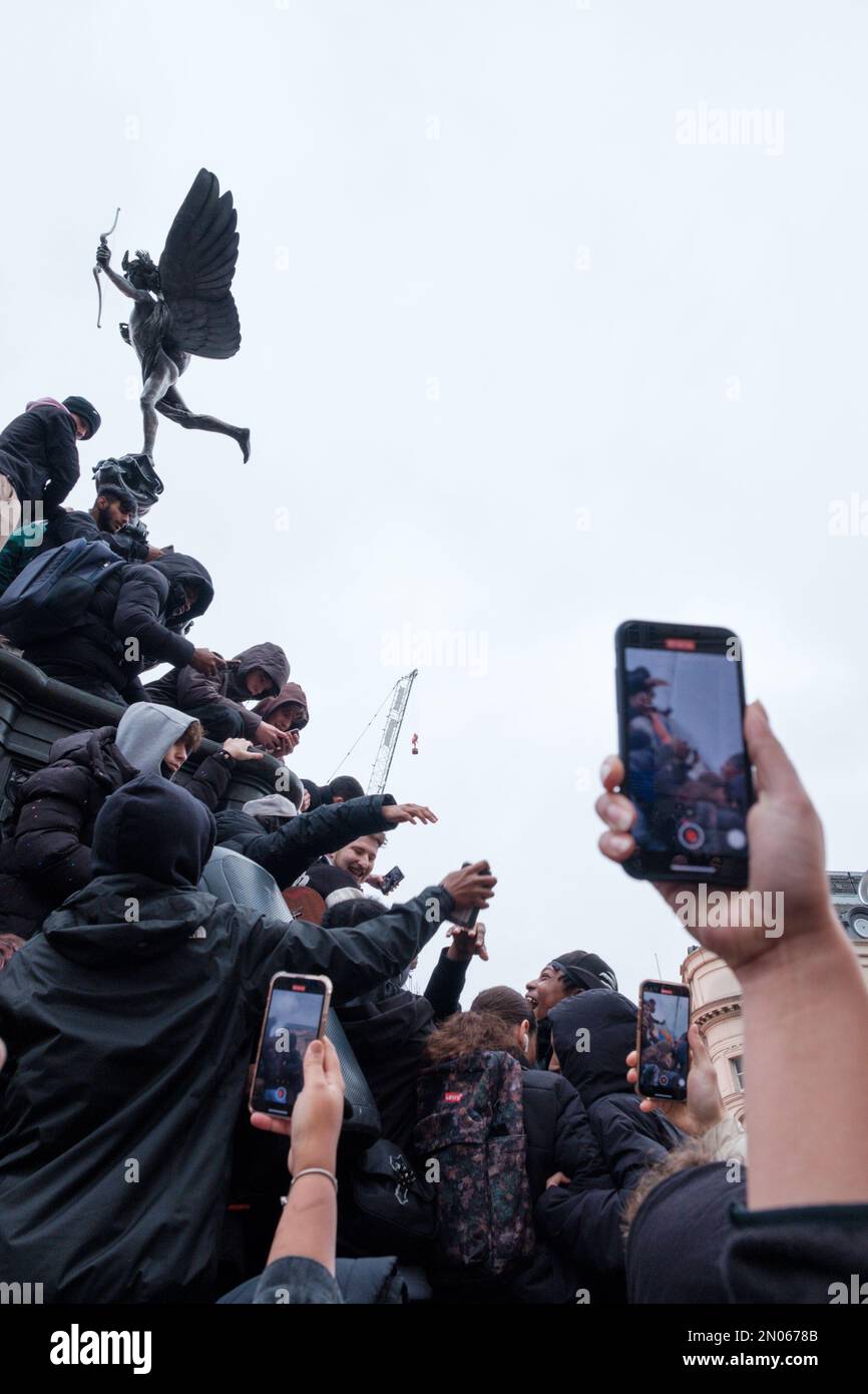 UK Rapper, Digga D film music video in Piccadilly Square. Ehimetalor ...