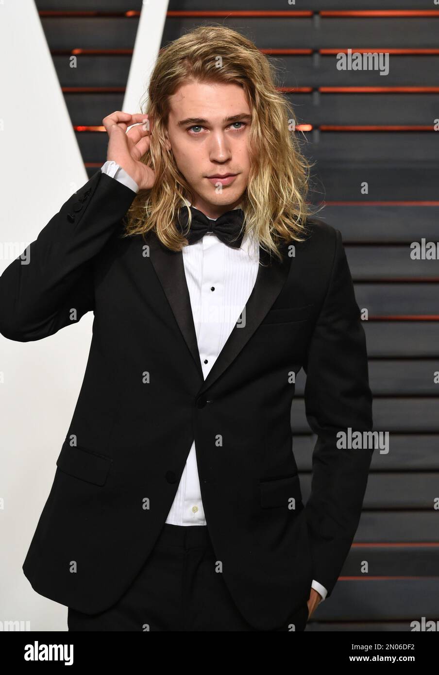 Austin Butler arrives at the Vanity Fair Oscar Party on Sunday, Feb. 28 ...