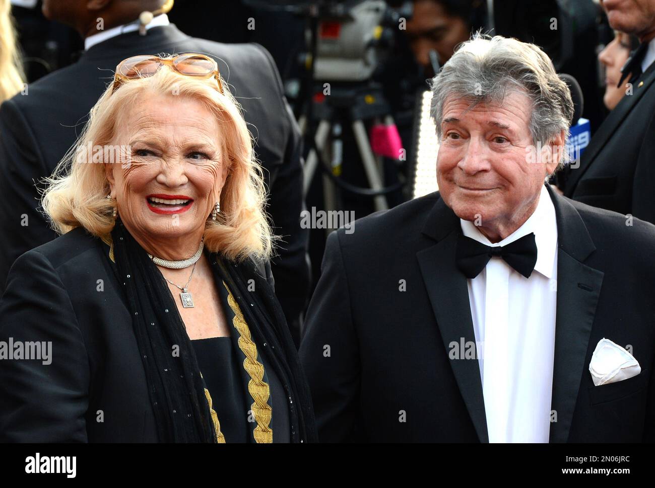 Gena Rowlands, left, and Robert Forrest arrive at the Oscars on Sunday, Feb. 28, 2016, at the ...