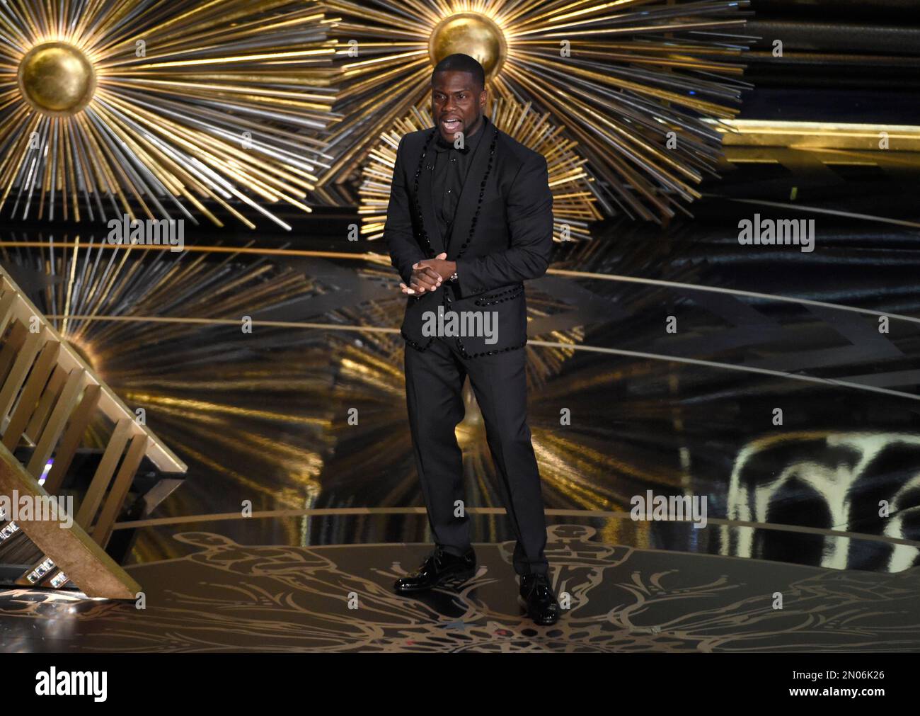 Kevin Hart introduces a performance by The Weeknd at the Oscars on ...