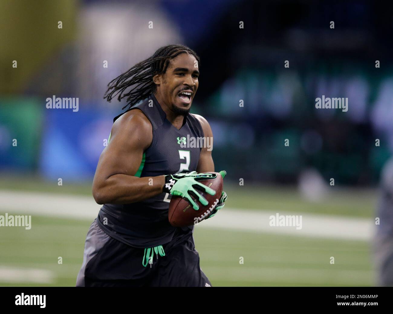 Oklahoma linebacker Devante Bond runs a drill at the NFL football ...