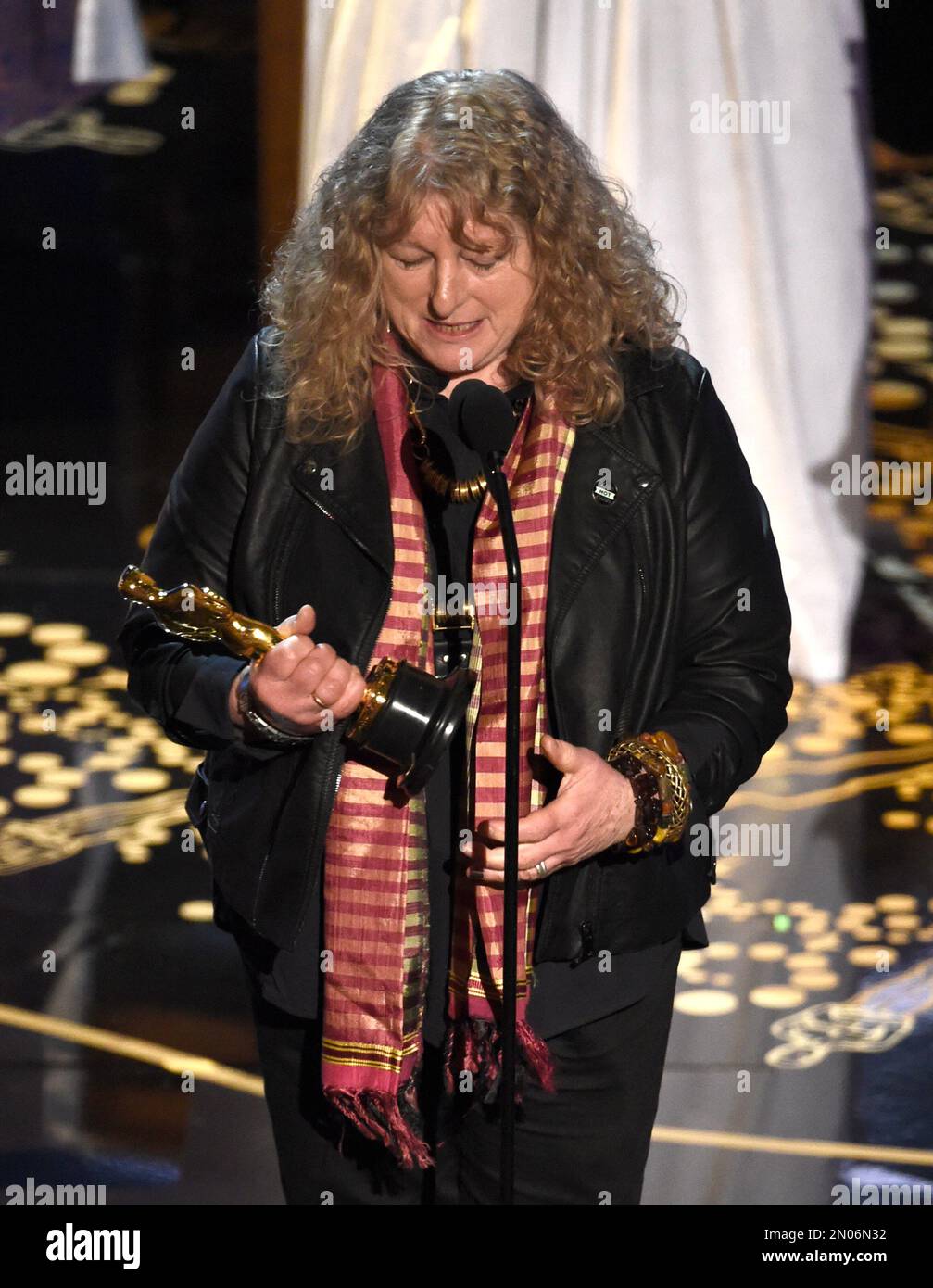 Jenny Beavan accepts the award for best costume design for “Mad Max ...