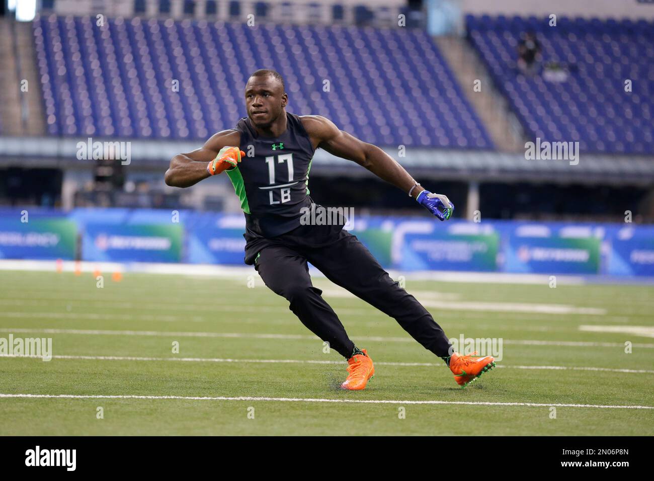 LSU linebacker Deion Jones runs a drill at the NFL football scouting ...