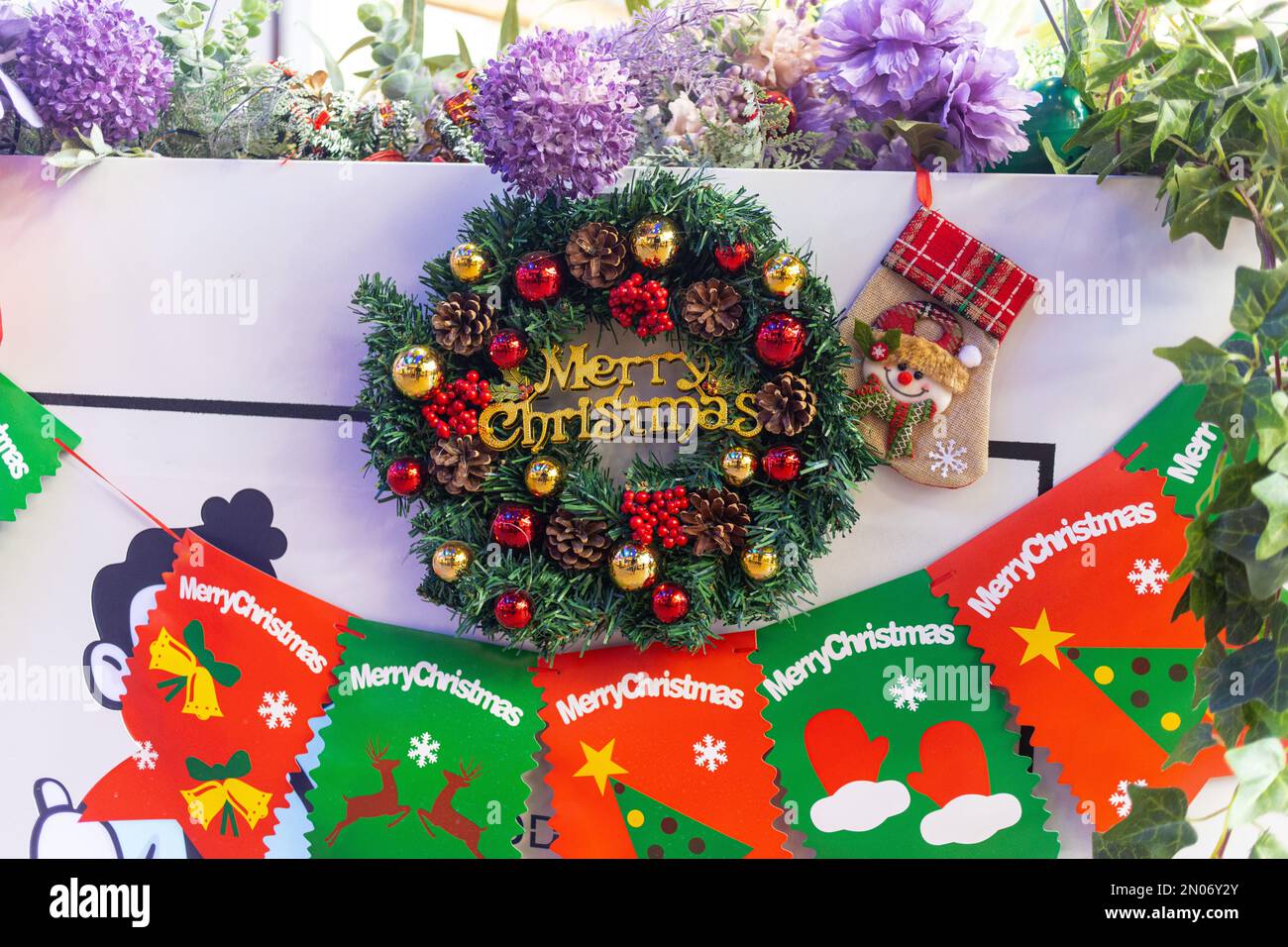 Christmas bunting hi-res stock photography and images - Alamy