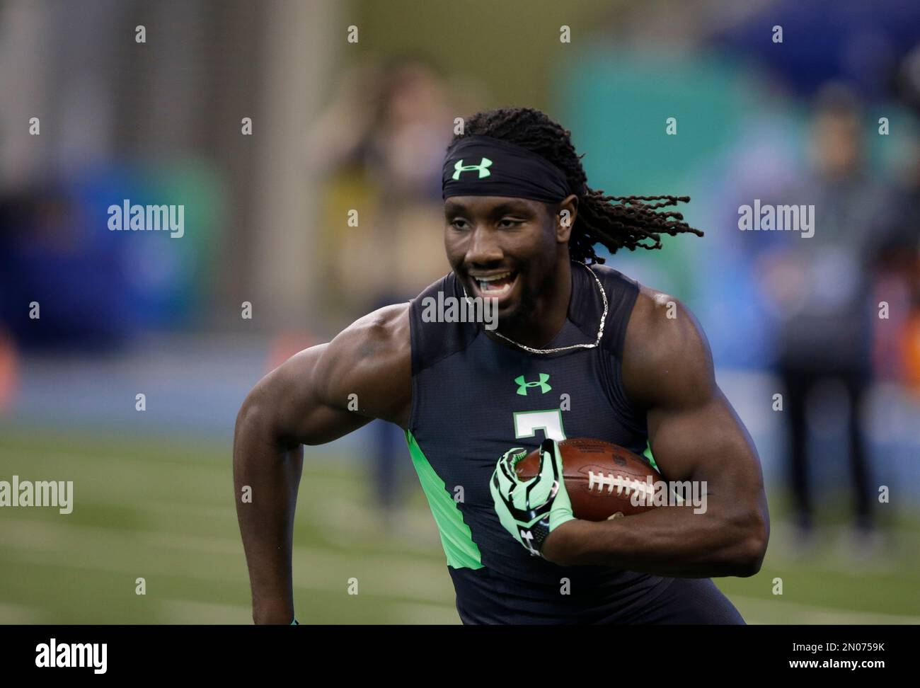 South Carolina State tight end Temarrick Hemingway runs a drill at the ...