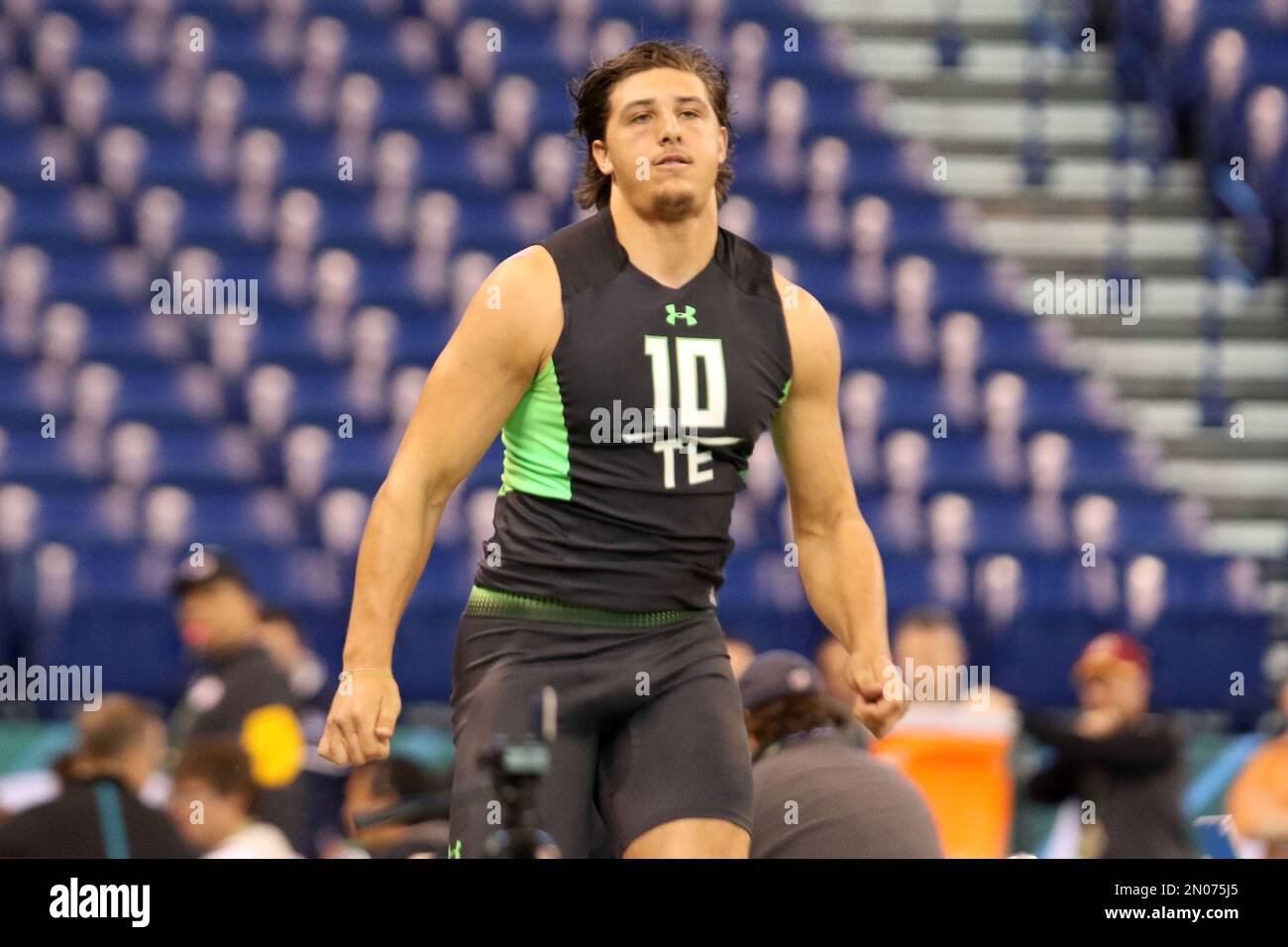 Stanford tight end Austin Hooper runs the 40 yard dash at the NFL ... Stanford tight end Austin Hooper runs the 40 yard dash at the NFL ...