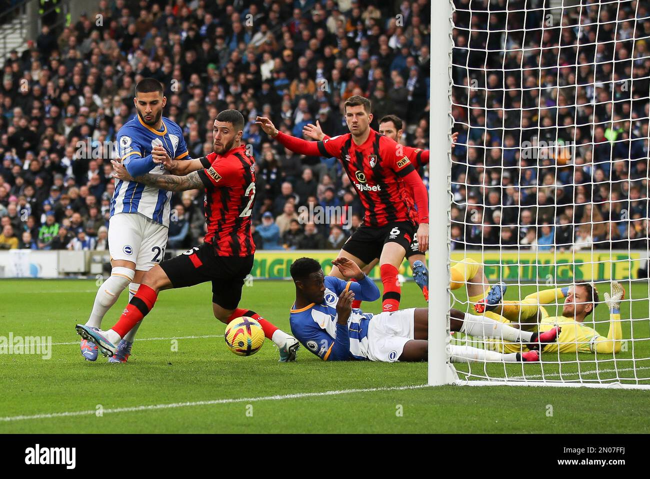 Premier league deniz undav hi-res stock photography and images - Alamy