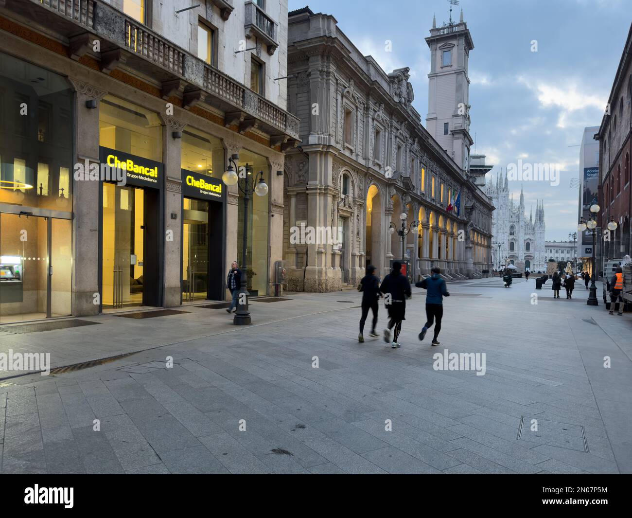 via dei Mercanti, with the beautiful Duomo cathedral from a distance ...