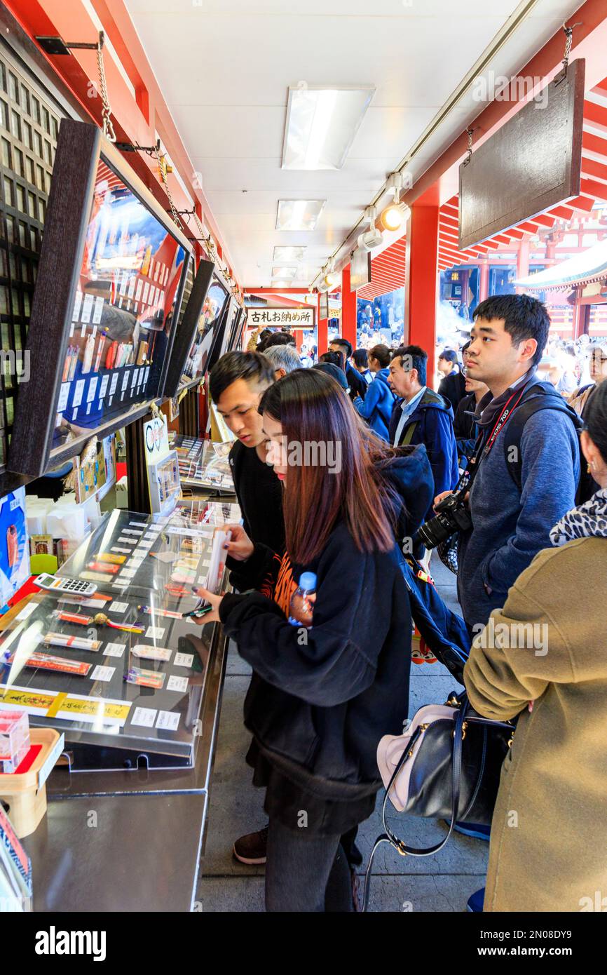Tokyo, The popular Asakusa shrine and Sensoji temple. People at the ...