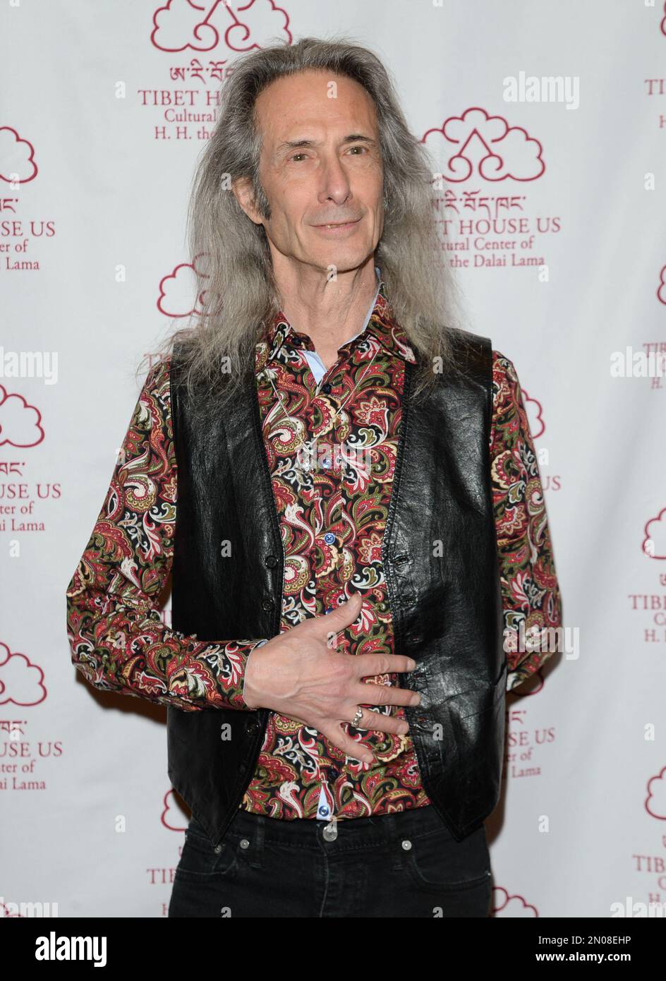 Musician Lenny Kaye arrives at the 26th Annual Tibet House Benefit Gala ...