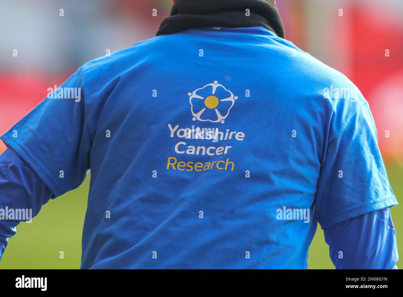 Leeds United players warm up in Yorkshire Cancer Research shirts for ...