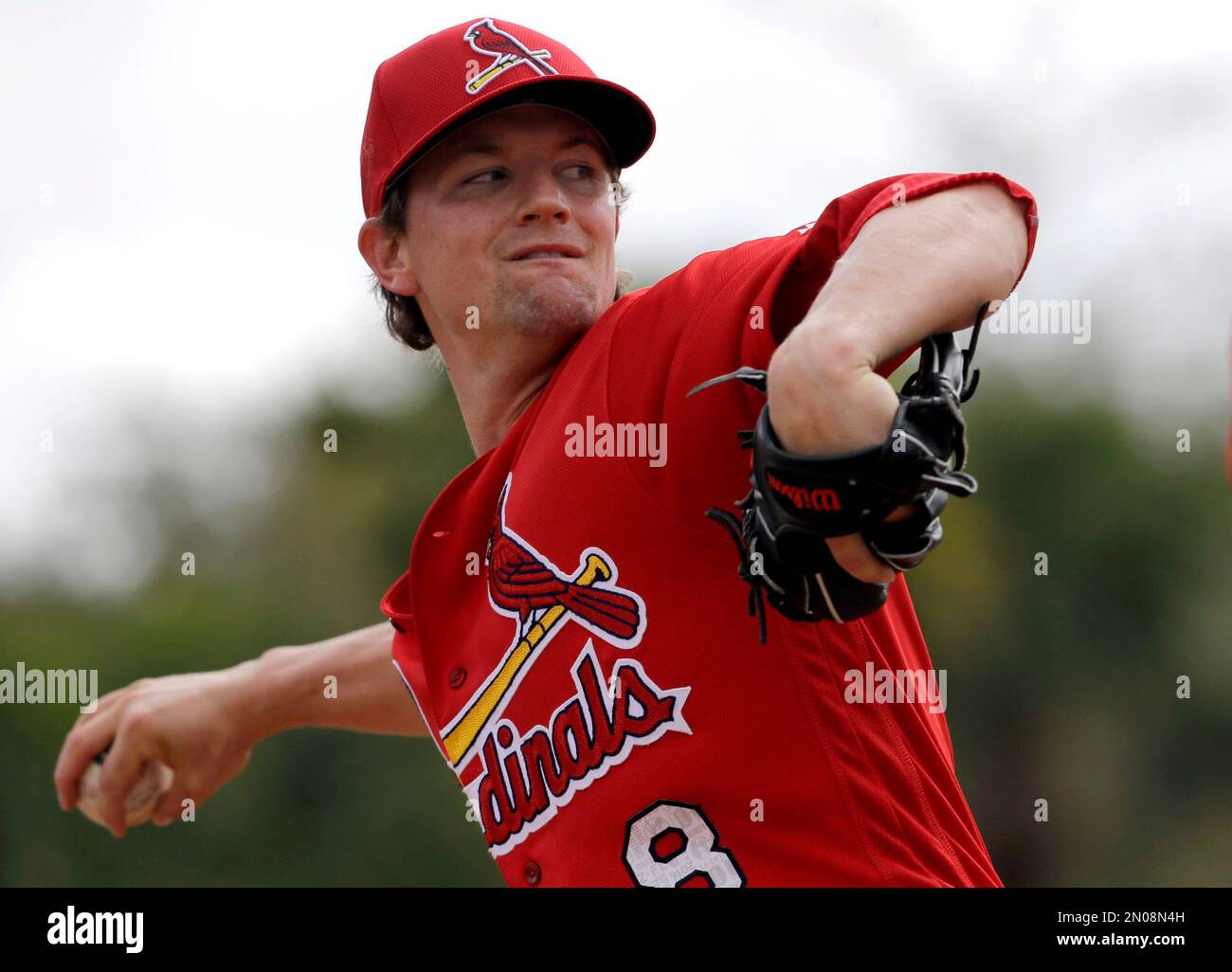 St. Louis Cardinals pitcher Mike Leake throws a bullpen session during ...