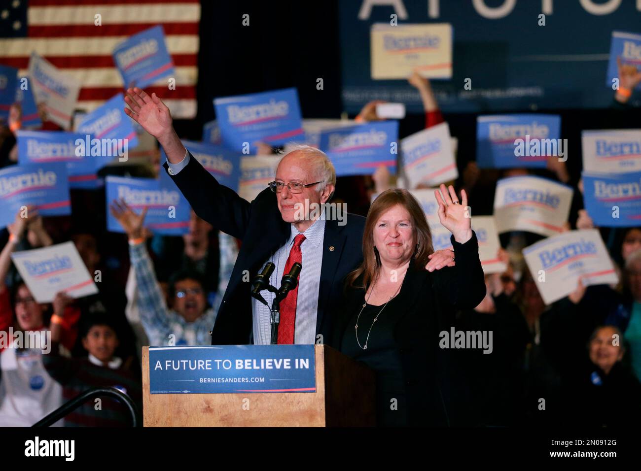 Democratic presidential candidate, Sen. Bernie Sanders, I-Vt., waves to ...