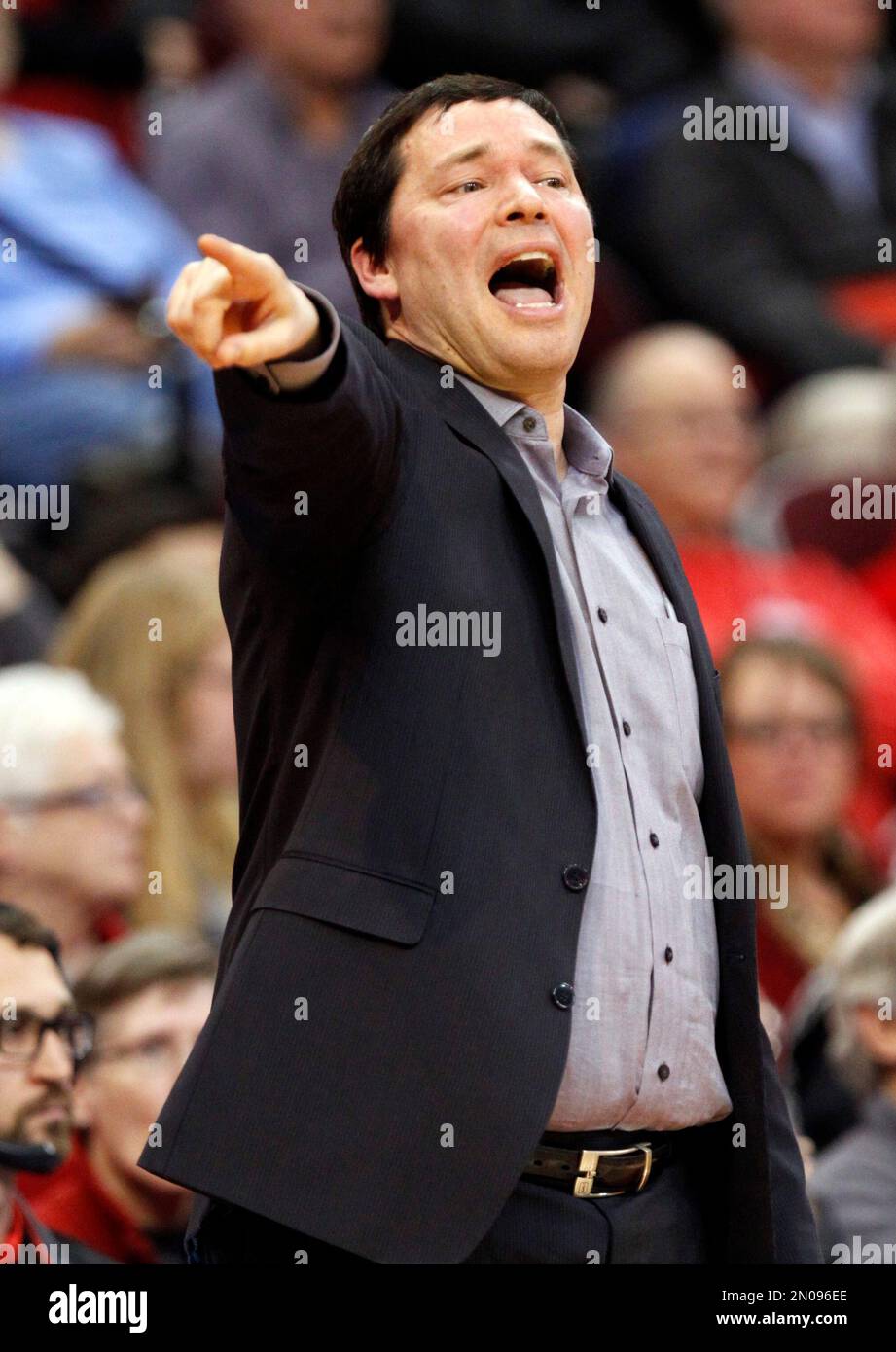 Ohio State coach Kevin McGuff directs his team during the second half ...