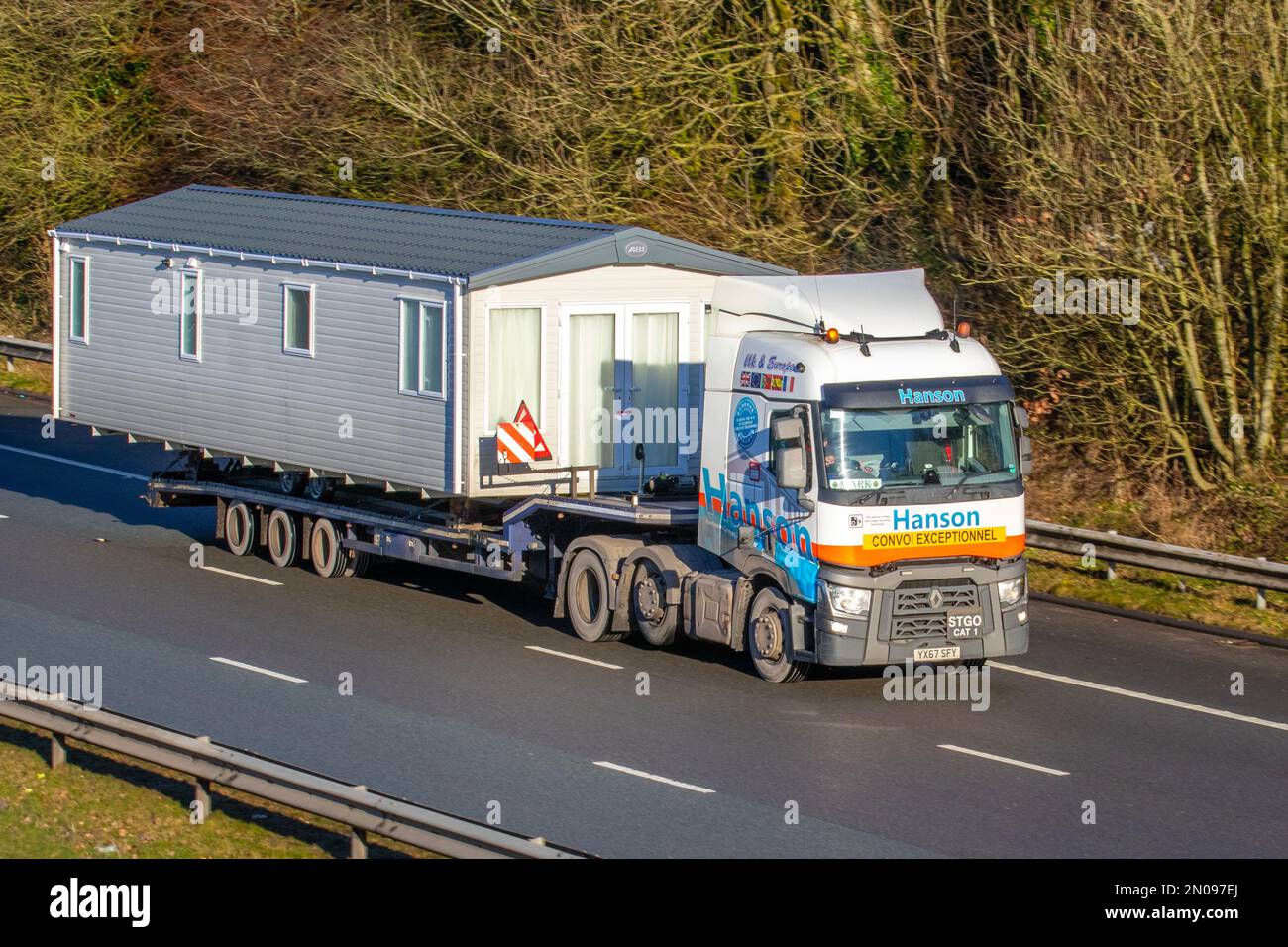 Hanson European Caravan Transport Ltd, CONVOI EXCEPTIONNEL Stock Photo ...