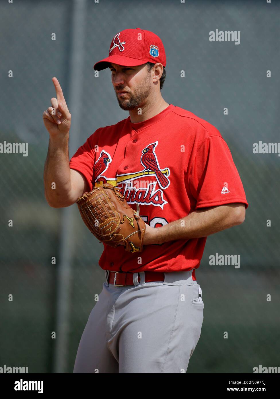 St. Louis Cardinals pitcher Adam Wainwright prepares to throw a bullpen ...