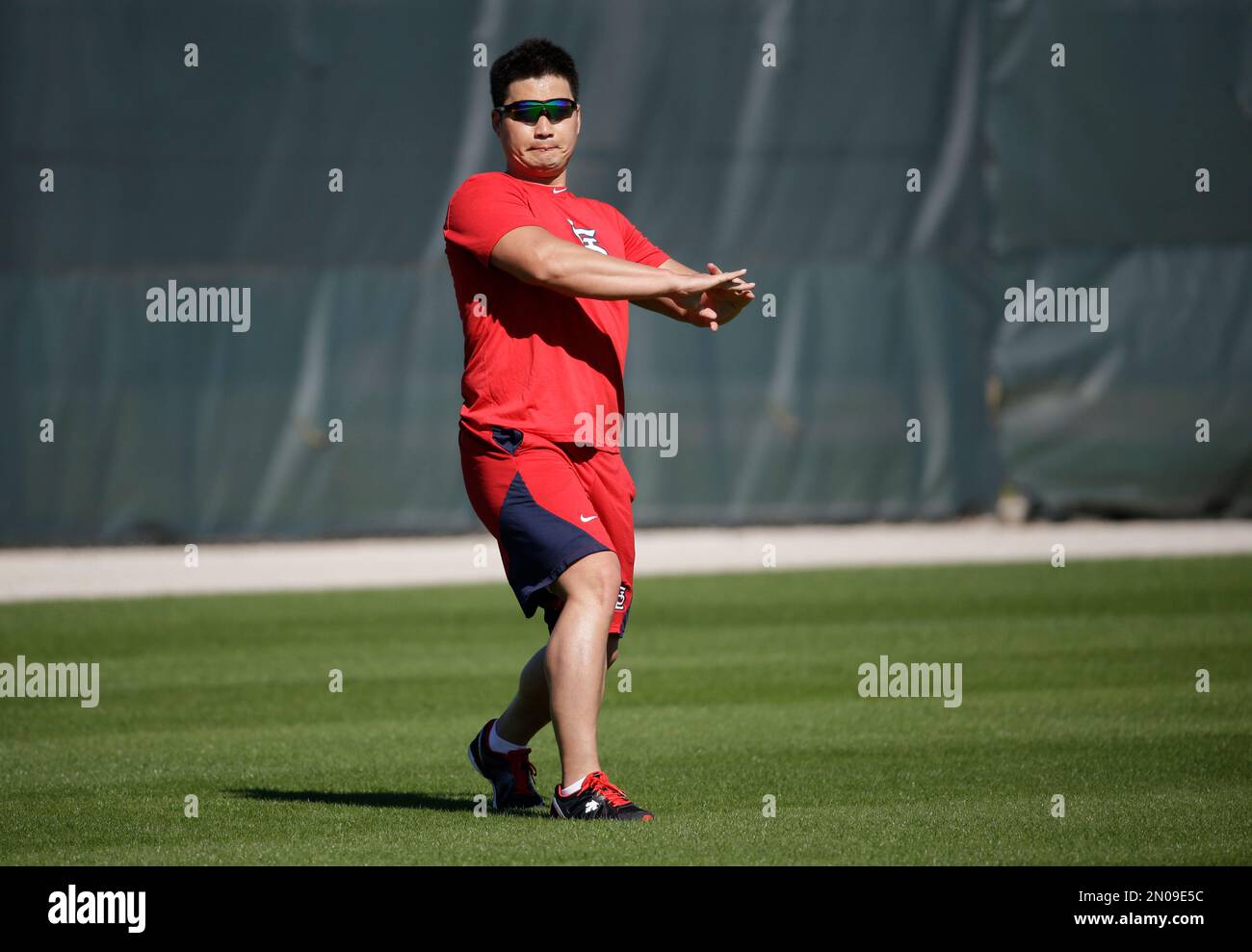 St. Louis Cardinals pitcher Seung Hwan Oh, of Korea, stretches during ...