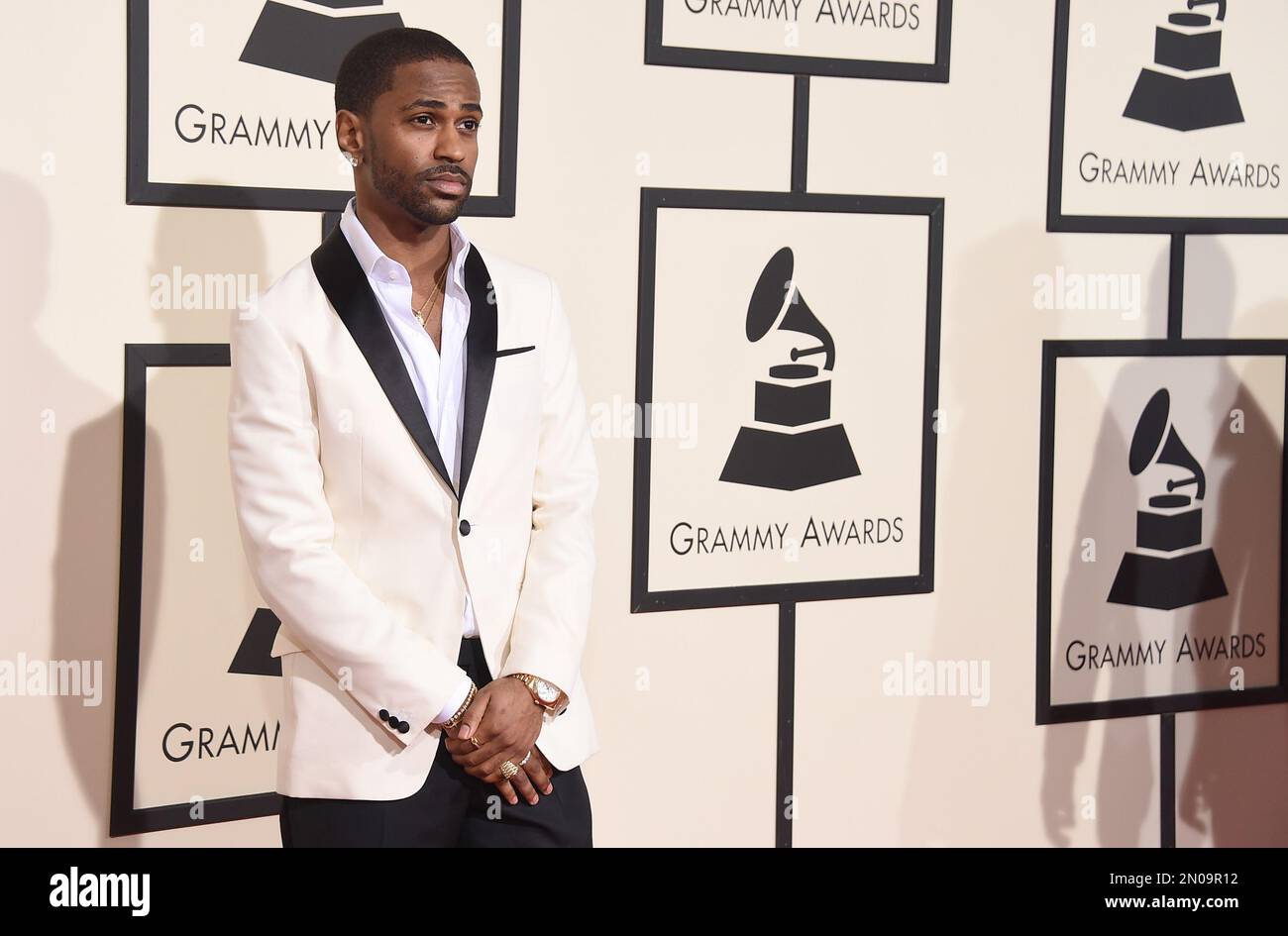 Big Sean arrives at the 58th annual Grammy Awards at the Staples Center ...