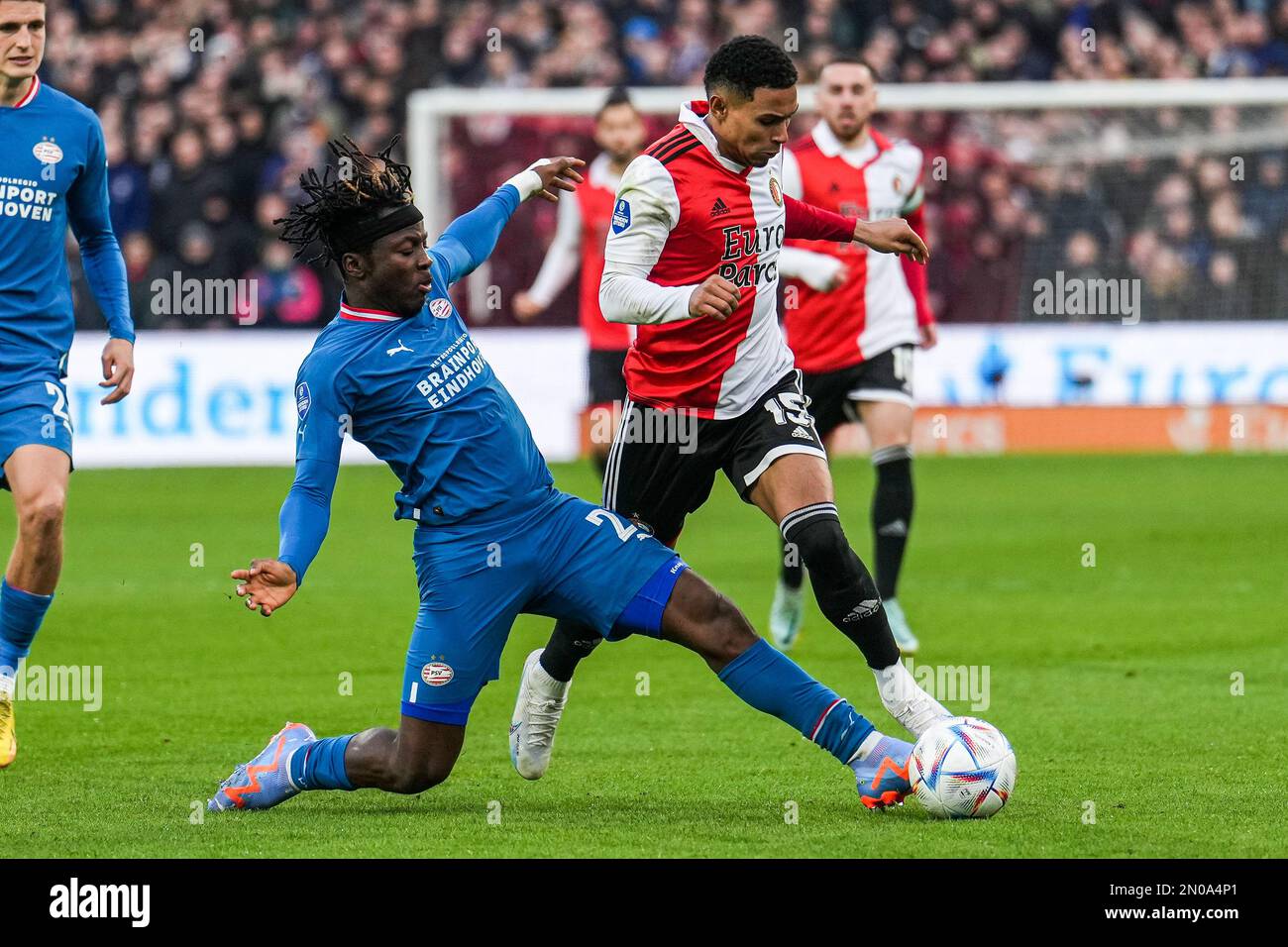 Rotterdam - Johan Bakayoko of PSV Eindhoven, Marcos Lopez of Feyenoord ...